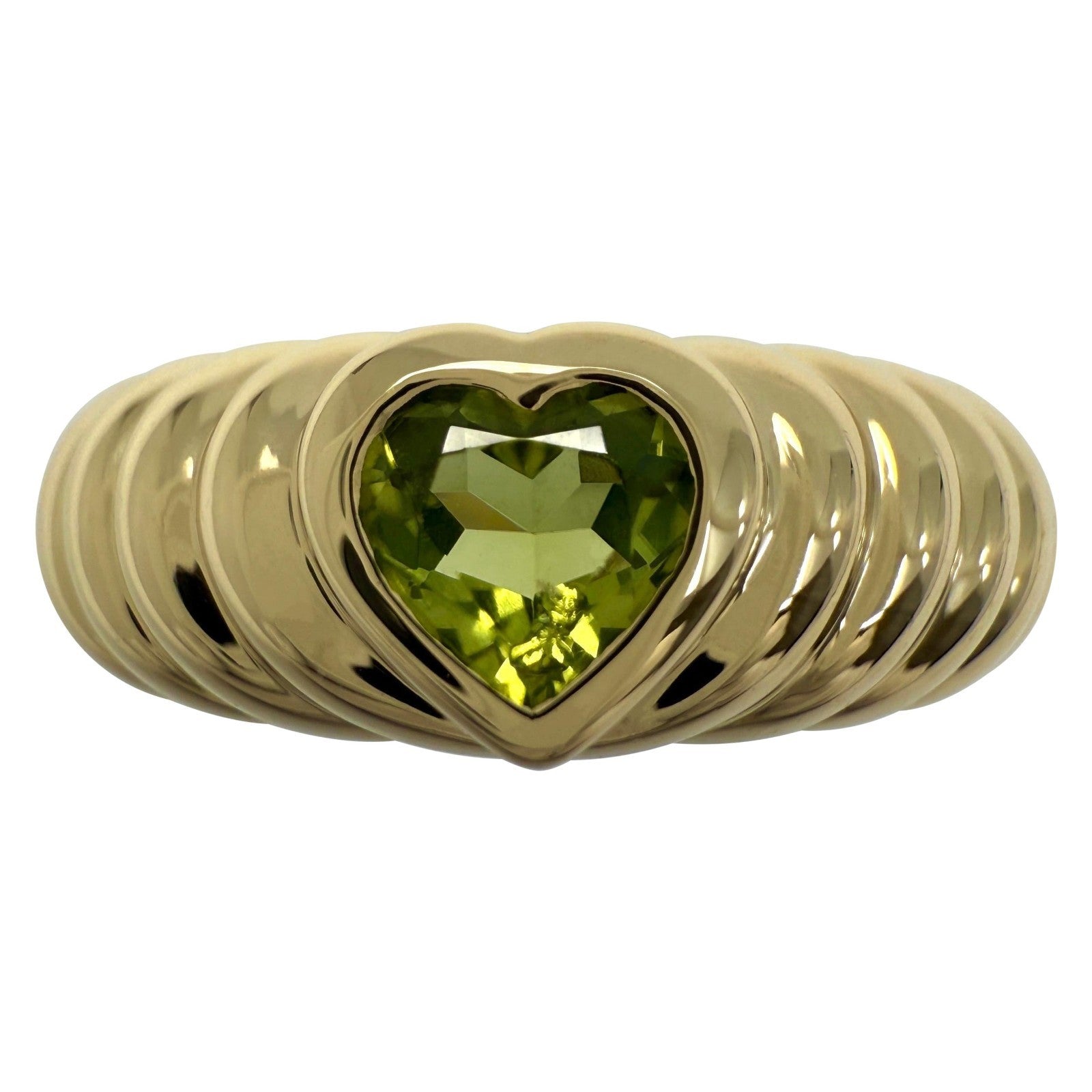 Fine Tiffany & Co. Vivid Green Peridot Heart Cut 18k Yellow Gold Band ...