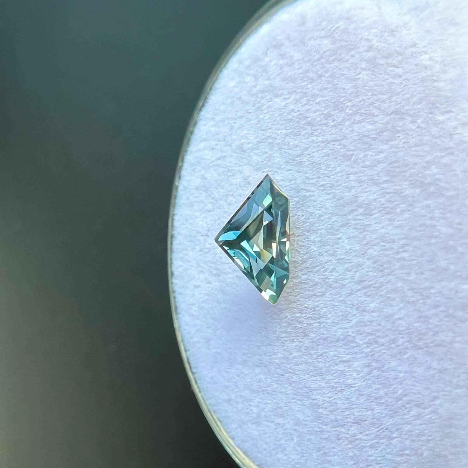 IGI CERTIFIED Vivid Yellow Blue NO HEAT Australian 0.69ct Sapphire Pen ...